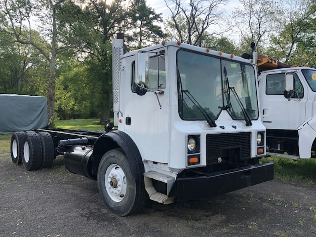 2003 Mack MR688S Chassis | Tom's Truck Sales