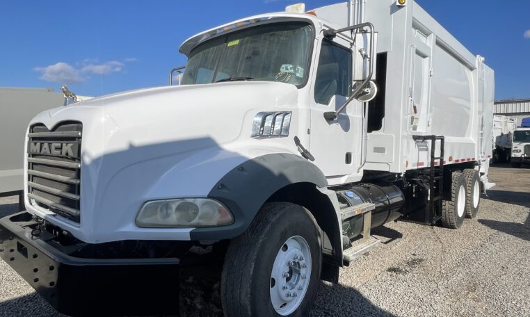 2015 Mack GU813 | Tom's Truck Sales