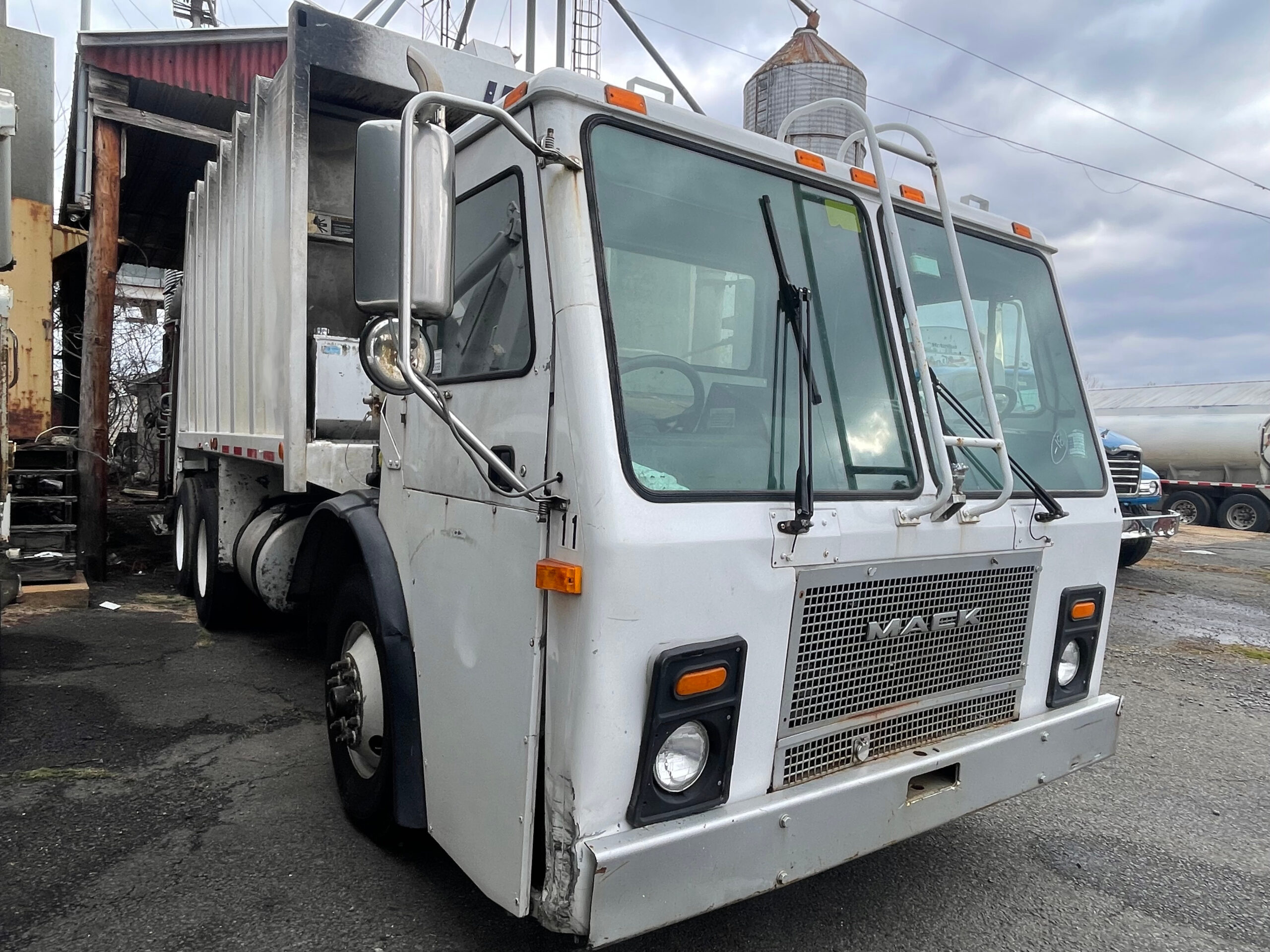 2005 Mack | Tom's Truck Sales