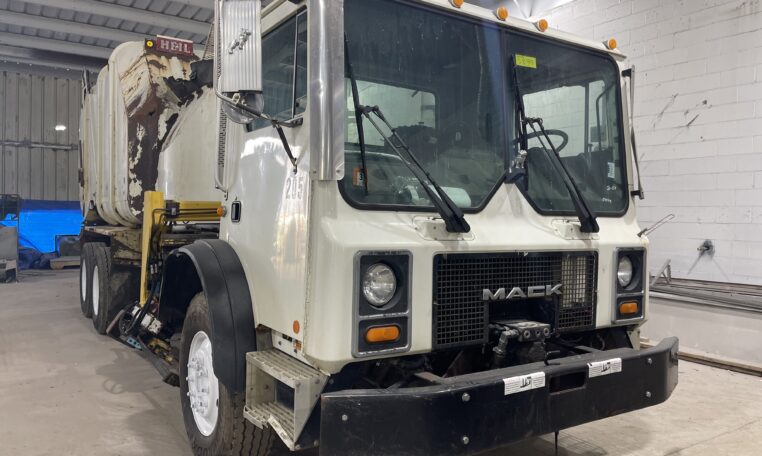 2006 Mack MR | Tom's Truck Sales
