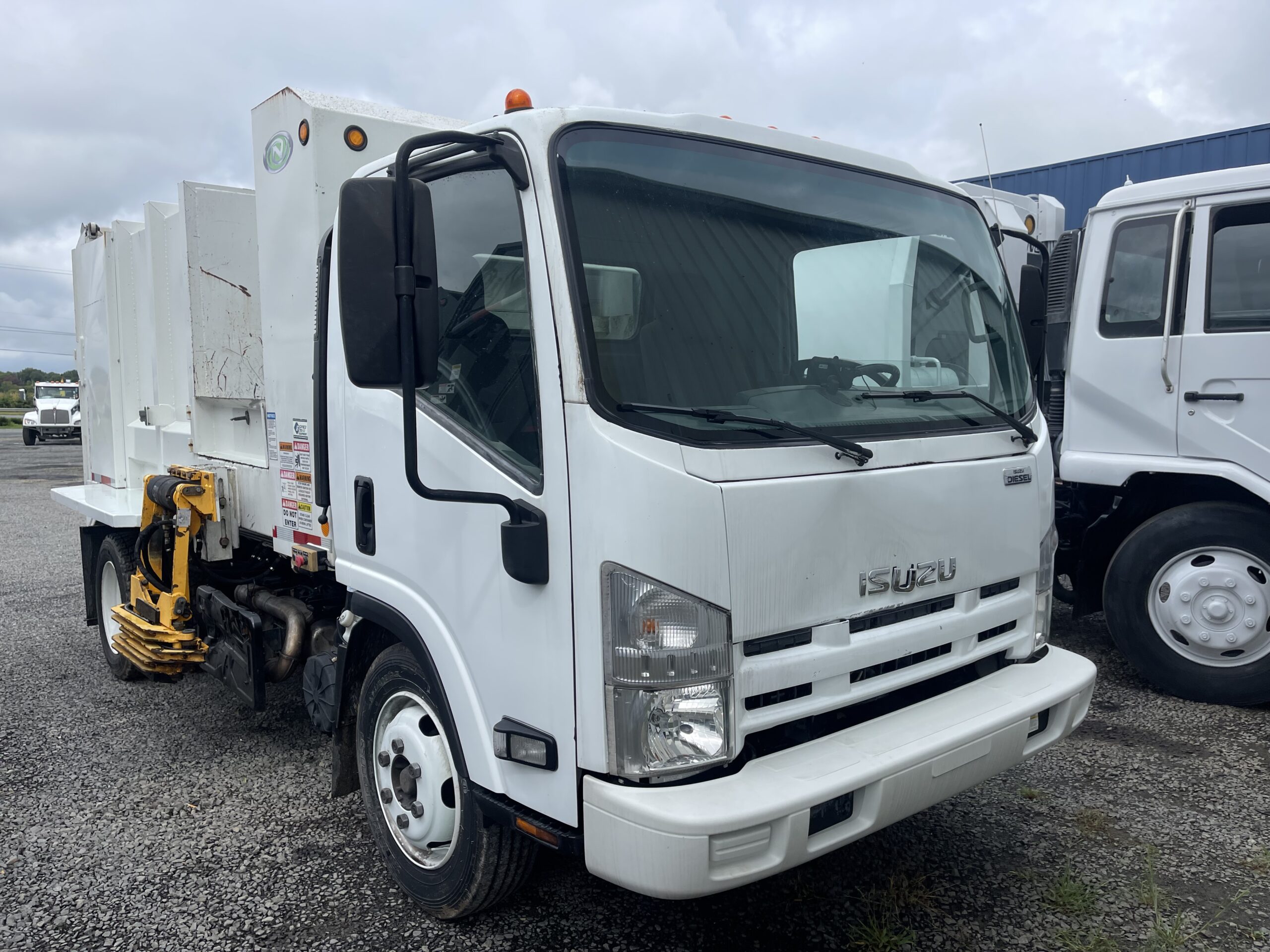 2014 Isuzu NRR | Tom's Truck Sales
