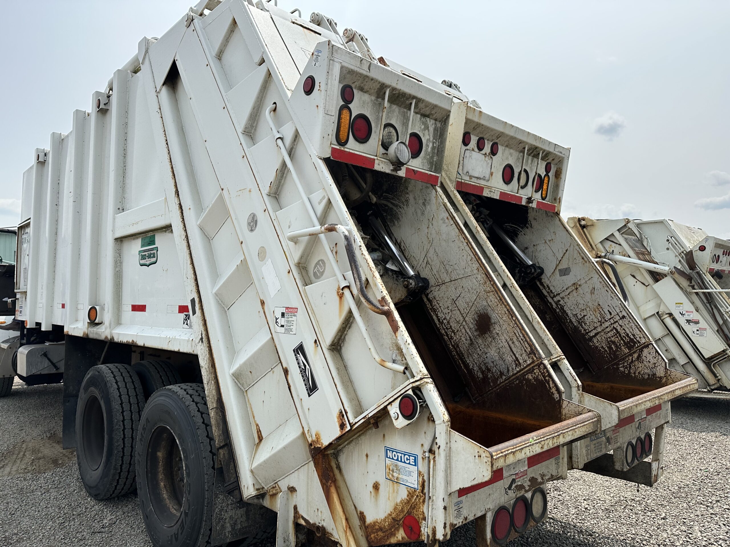 Pakmor 30 Yd 60/40 Split Packer | Tom's Truck Sales