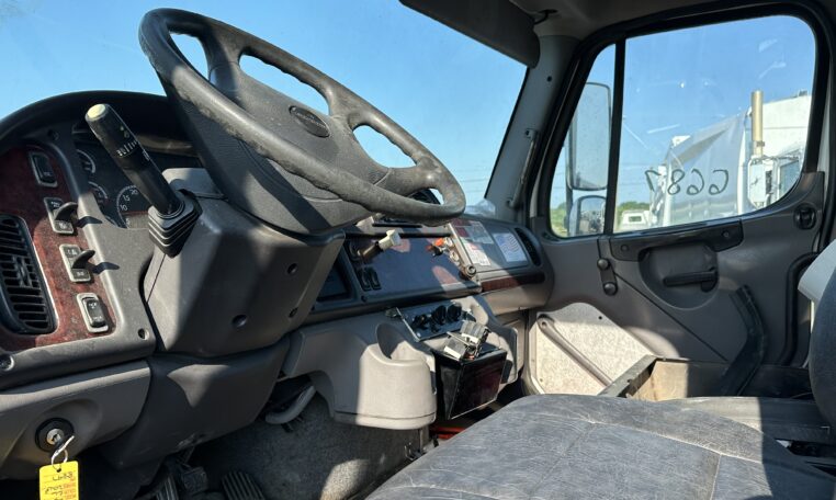 2014 Freightliner M2 | Tom's Truck Sales