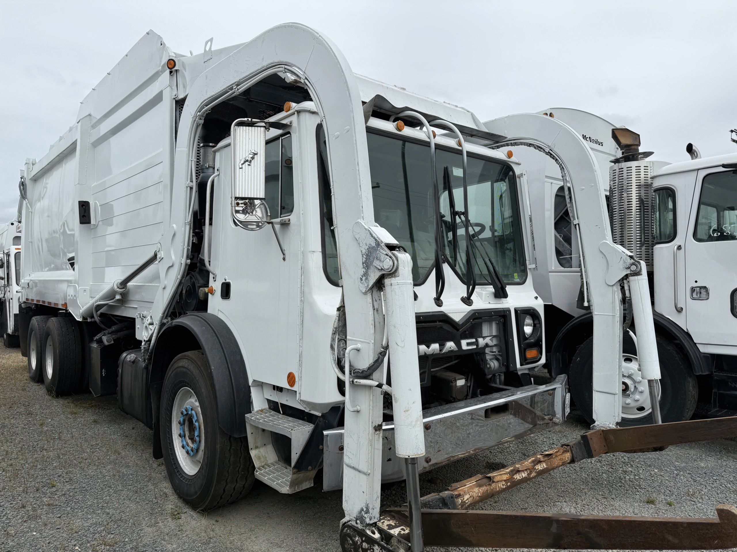 2011 Mack MRU | Tom's Truck Sales